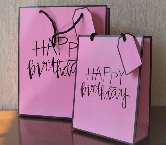 88126 - Medium & Large Pink Happy Birthday Gift Bags & Tag!!